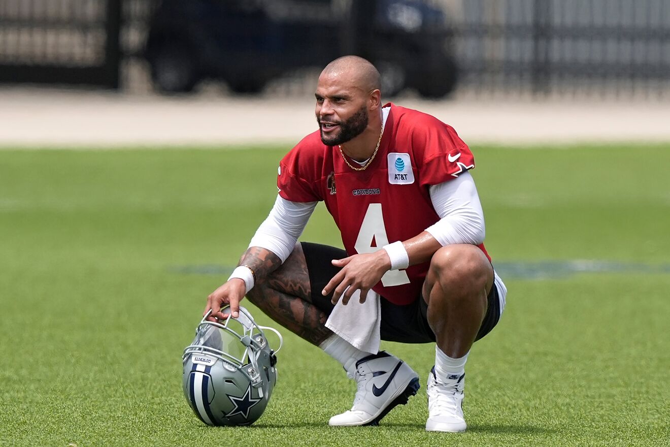 Dak Prescott appeases Dallas Cowboys fans' concerns over wwalking boot ...