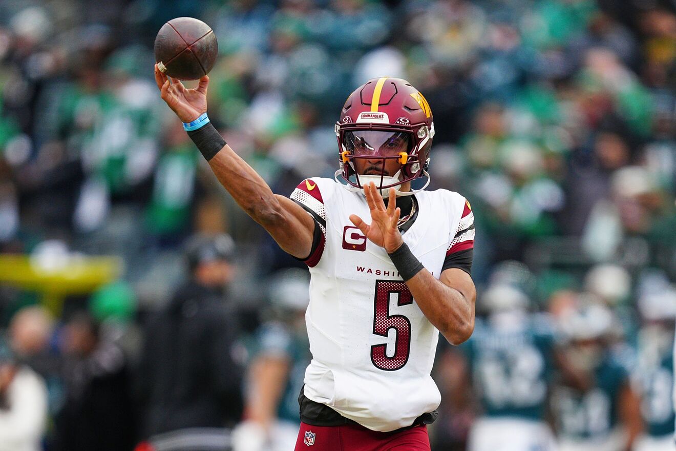 Jayden Daniels does it again; breaks record during Eagles against ...
