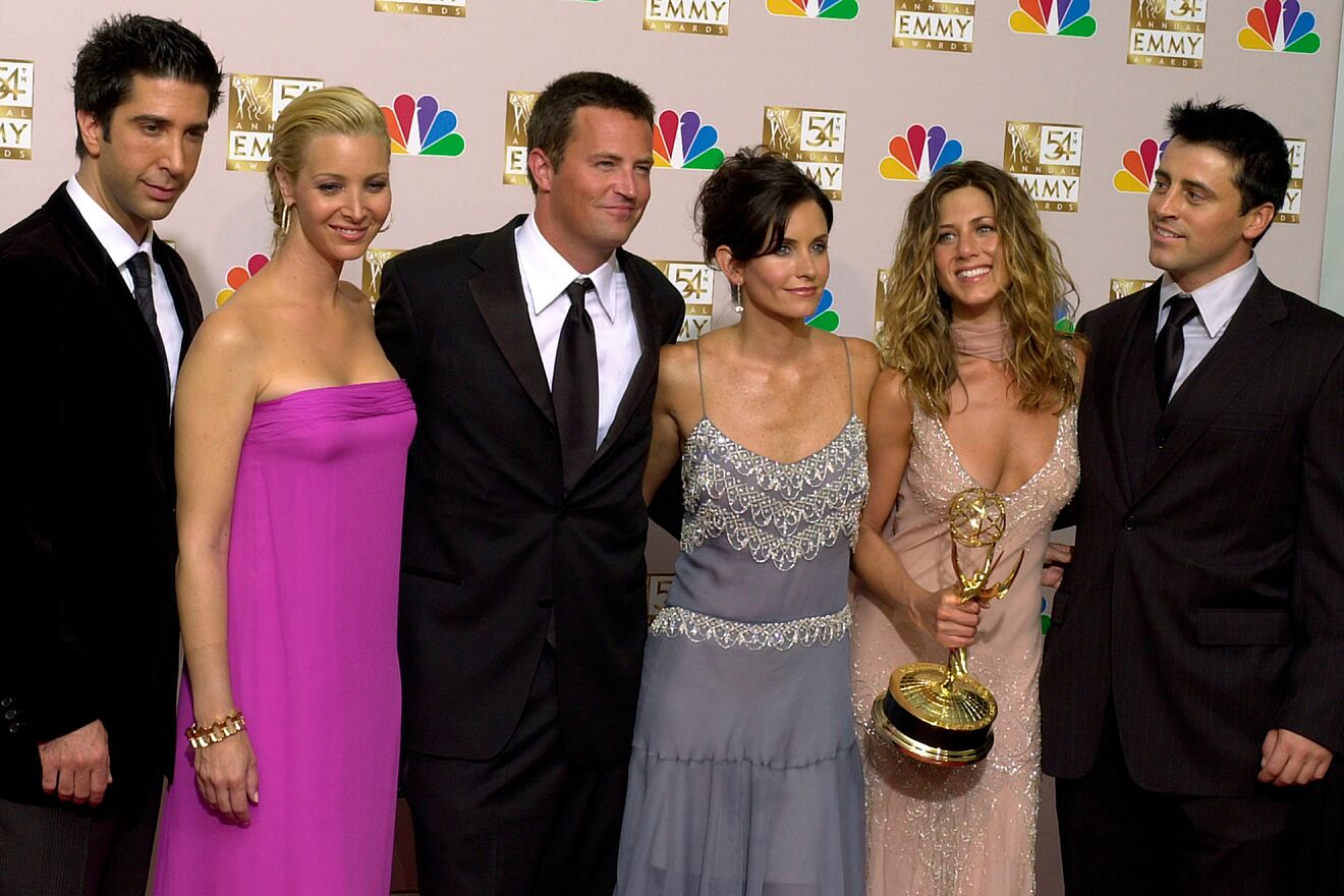 Matthew Perry's 'Friends' co-star worries fans with completely altered ...