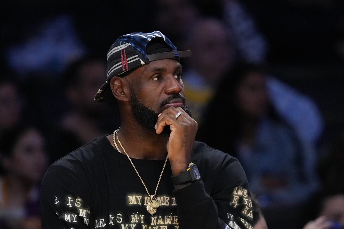 LeBron James is back... but is he really? Lakers fans left hanging after shocking injury report ...