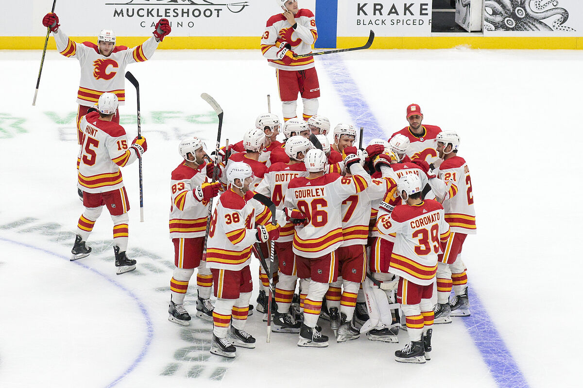 Calgary Flames GM Craig Conroy can't hold back tears after latest Chris ...