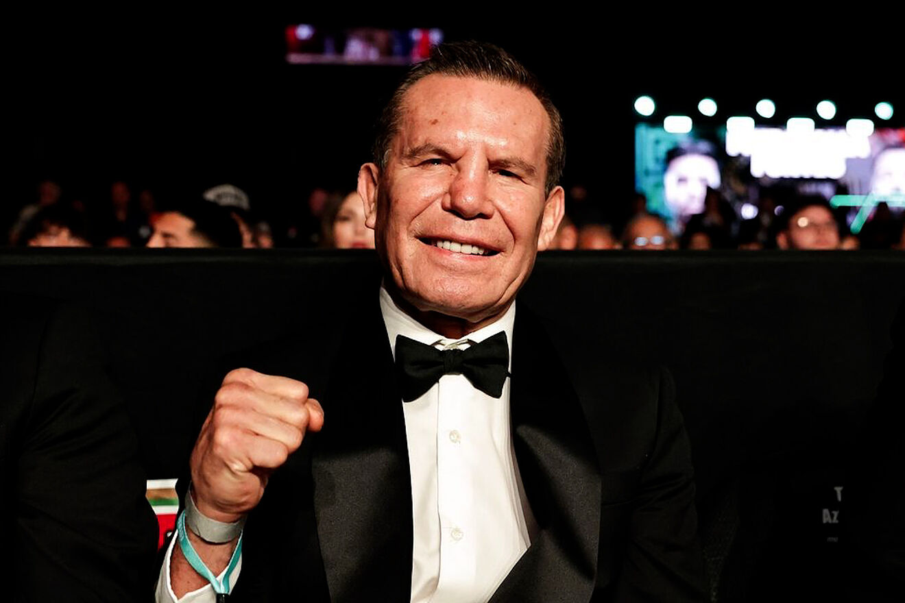 Julio Cesar Chavez surprises by training UFC fighter in explosive ...