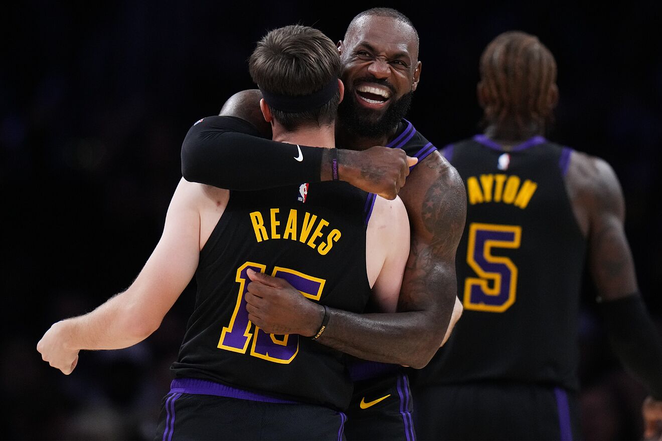 Austin Reaves can't stop taking hilarious shots at LeBron James as The ...