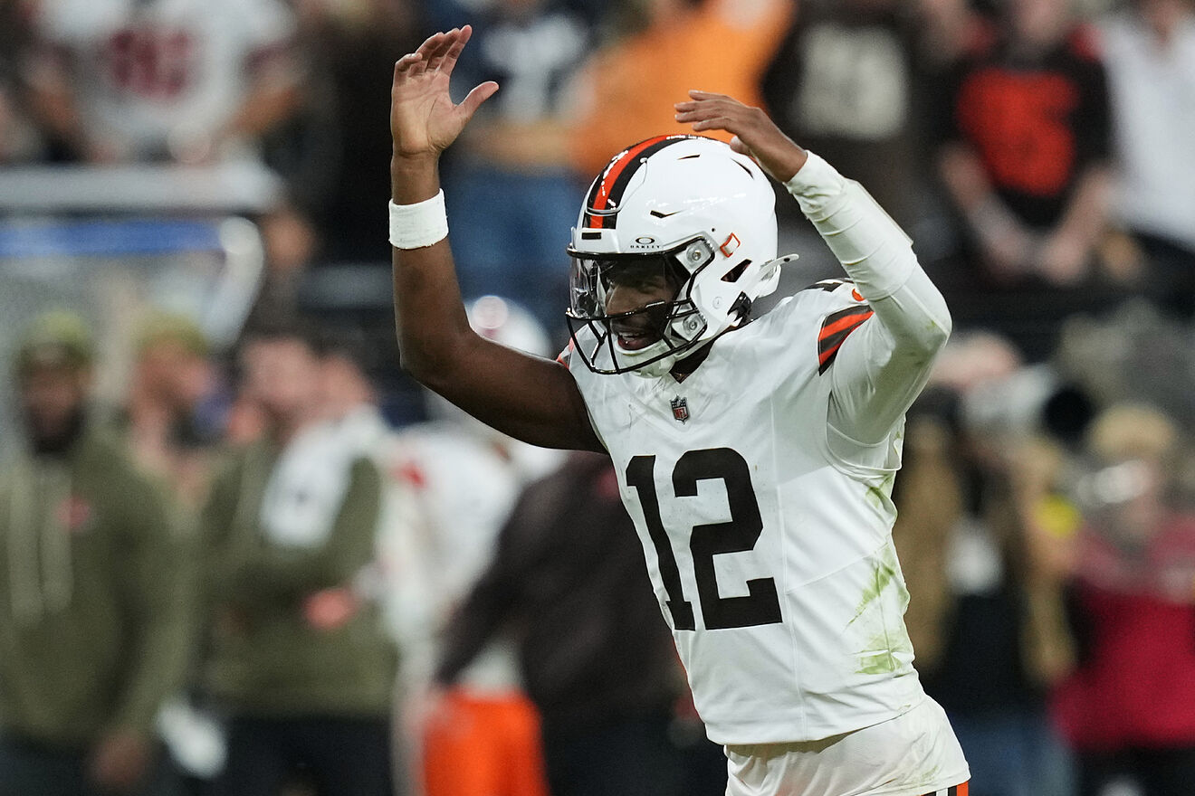 Shedeur Sanders thanks Donald Trump for support, drawing criticism ...