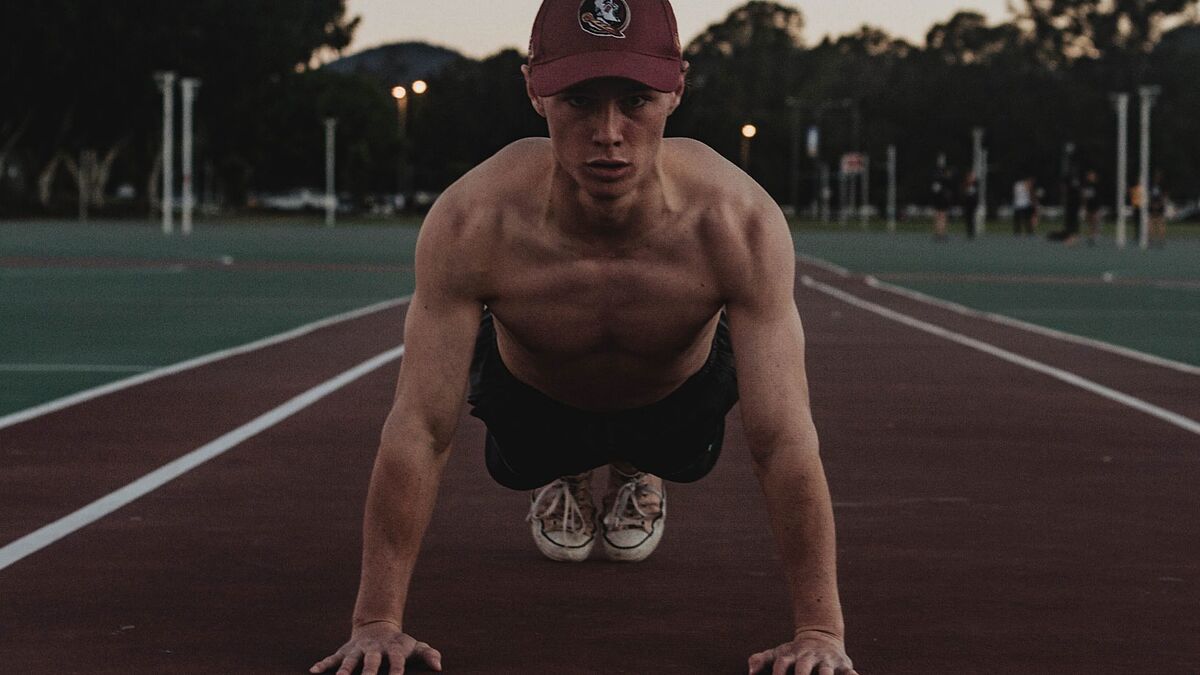 Push-ups for chest growth: 5 types of push-ups for bigger pecs | Marca