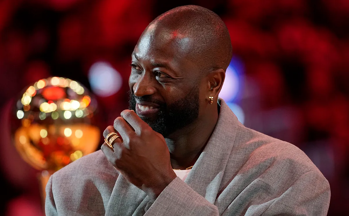 'Stop being disrespectful': Dwyane Wade calls out fans who think they ...