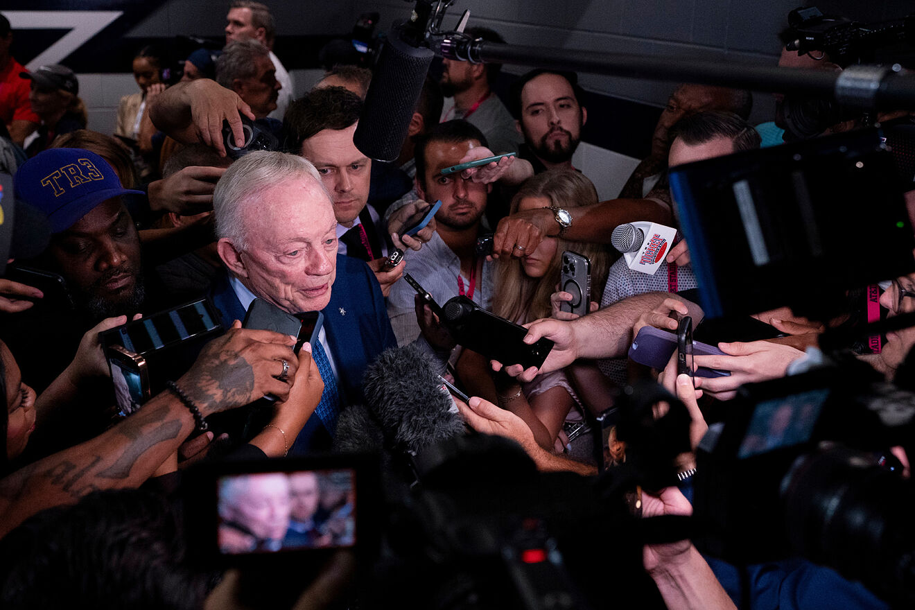 Jerry Jones and the Cowboys called desperate after trade deadline moves ...