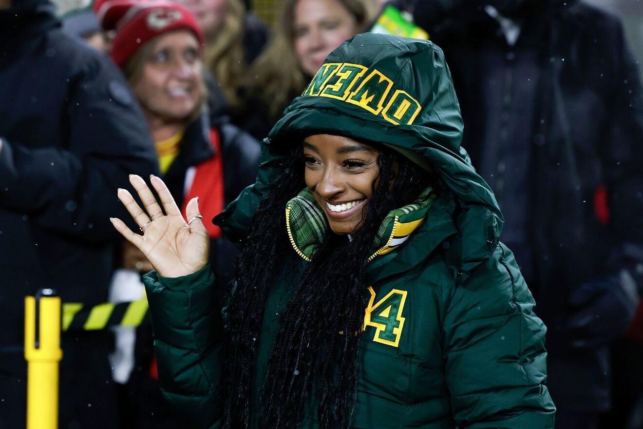 Simone Biles puts Travis Hunter's fiancée 'in a bad light' after her ...