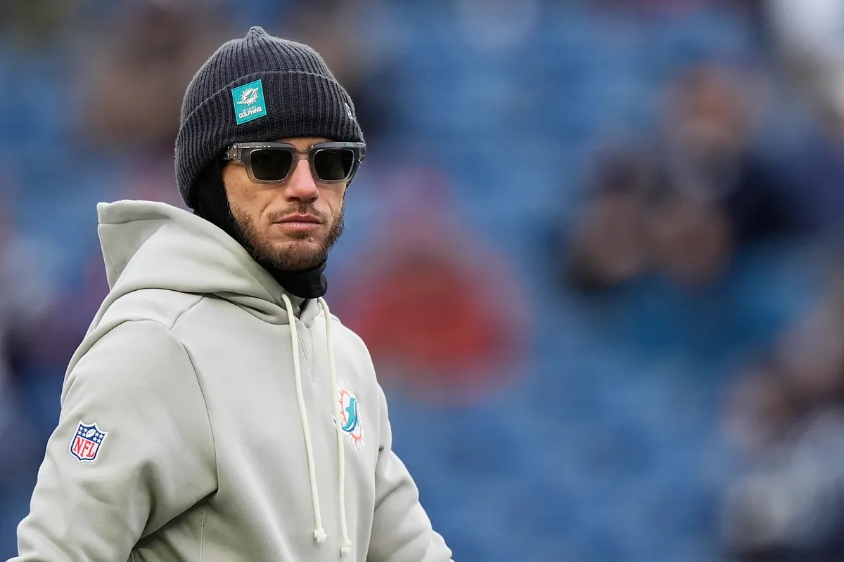 Mike McDaniel emerges as top Browns coaching candidate ahead of Monday ...