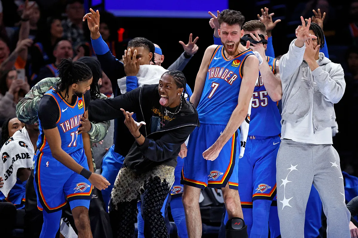 OKC Thunder players hilariously crash live interview and troll ...