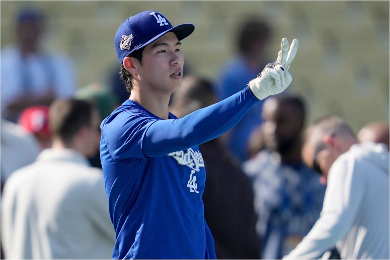 Hye-seong Kim is approached by his father's creditor who demands money ...