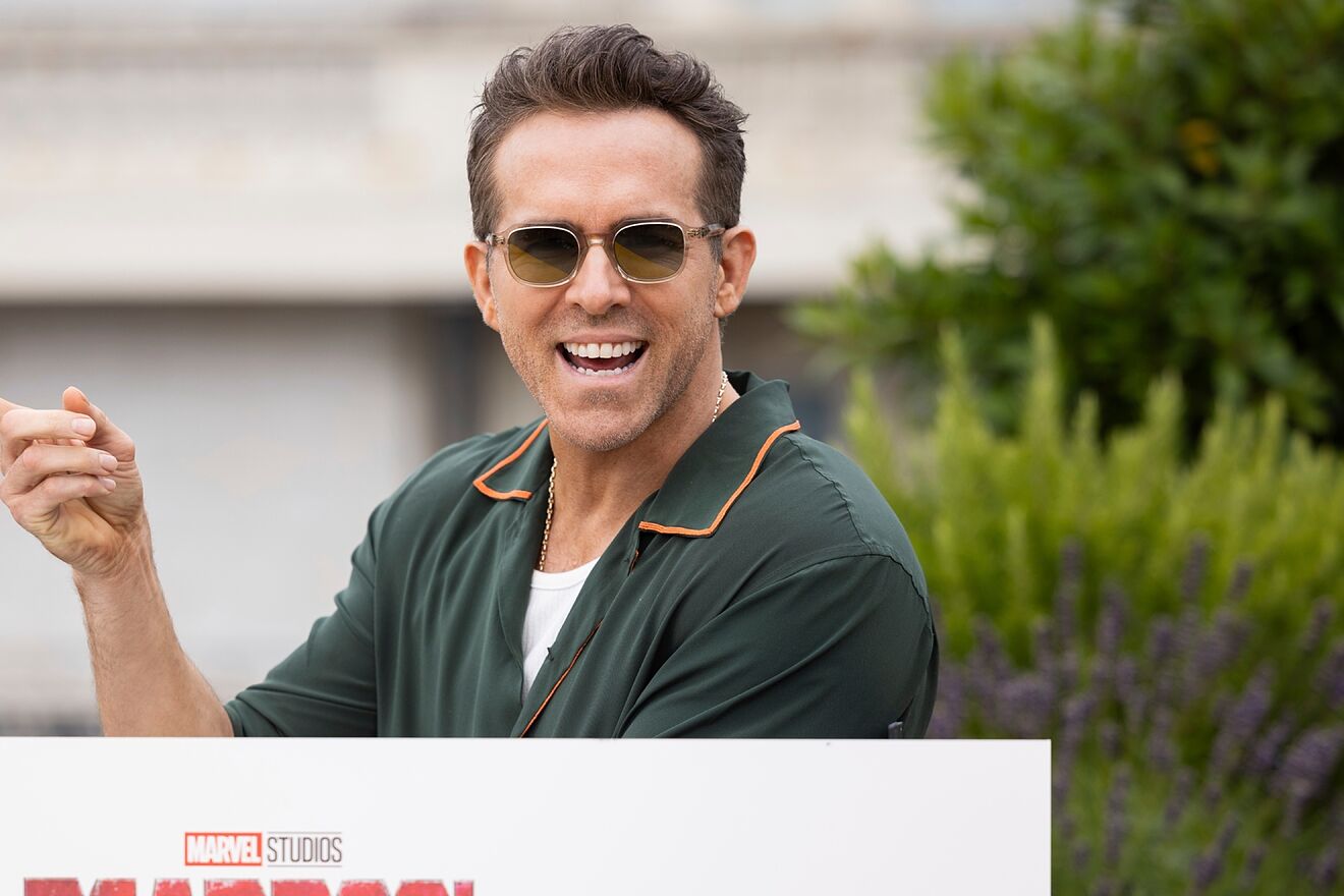 Ryan Reynolds' world famous neighbor makes shocking revelation about ...