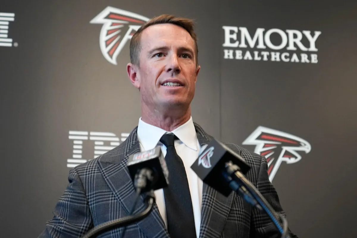 Matt Ryan takes advantage of Tom Brady and Troy Aikman's condition to ...