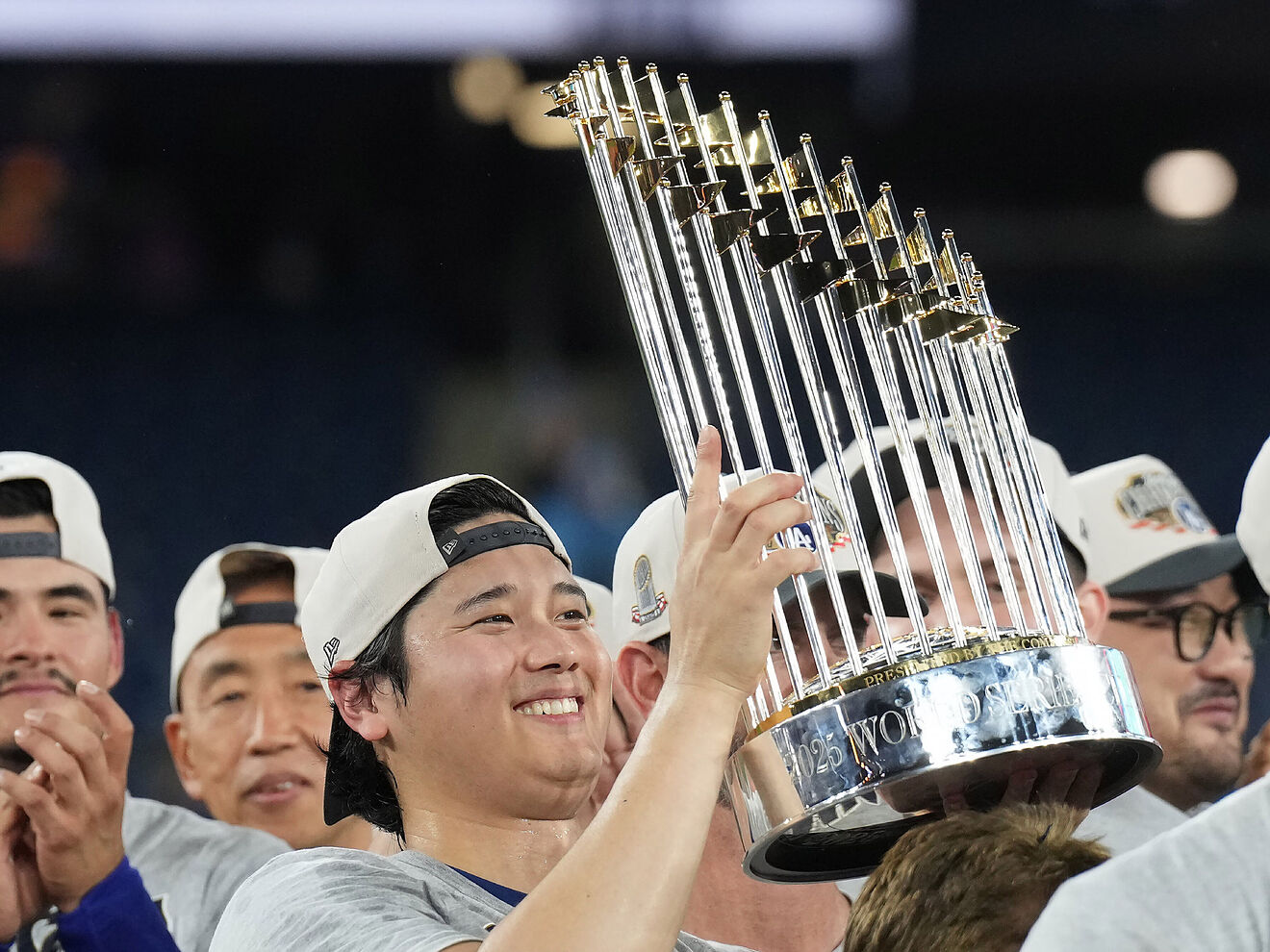 MLB Commissioner's Trophy: What is the World Series prize and do the ...