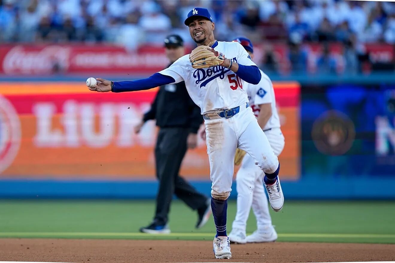 Mookie Betts makes a play reminiscent of Derek Jeter that confirms why ...