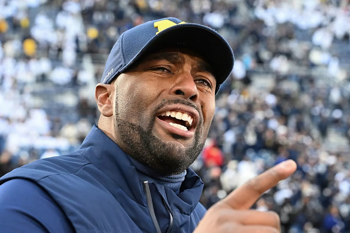Michigan acting HC Sherrone Morre cries while dedicating win to Jim ...