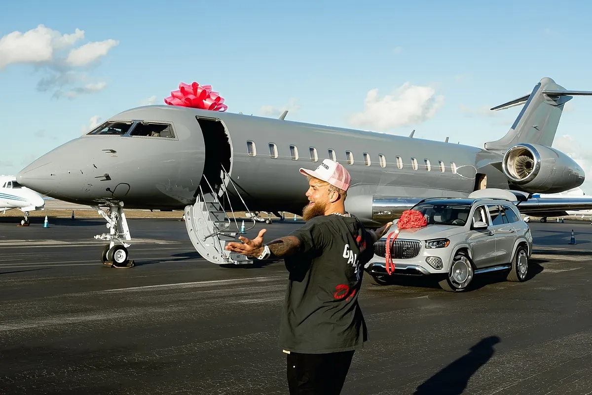 Jake Paul spoils his friends with a millionaire adventure in paradise ...