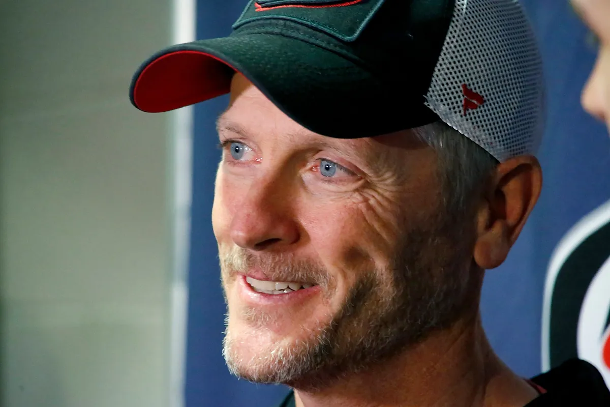 Hurricanes' Tom Dundon reaches deal for Trail Blazers, per report | Marca