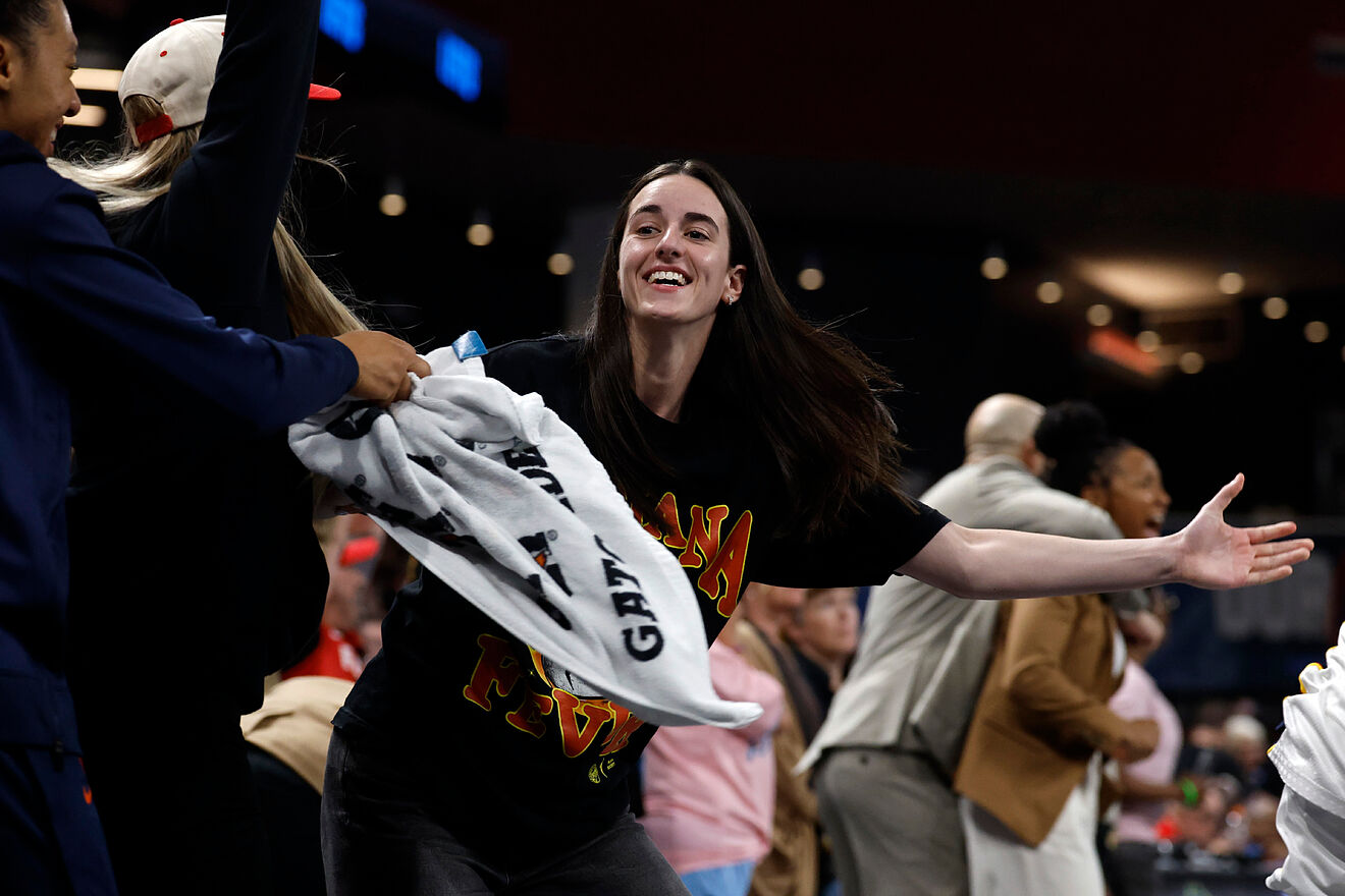 Caitlin Clark receives major honor, but some fans question whether she ...