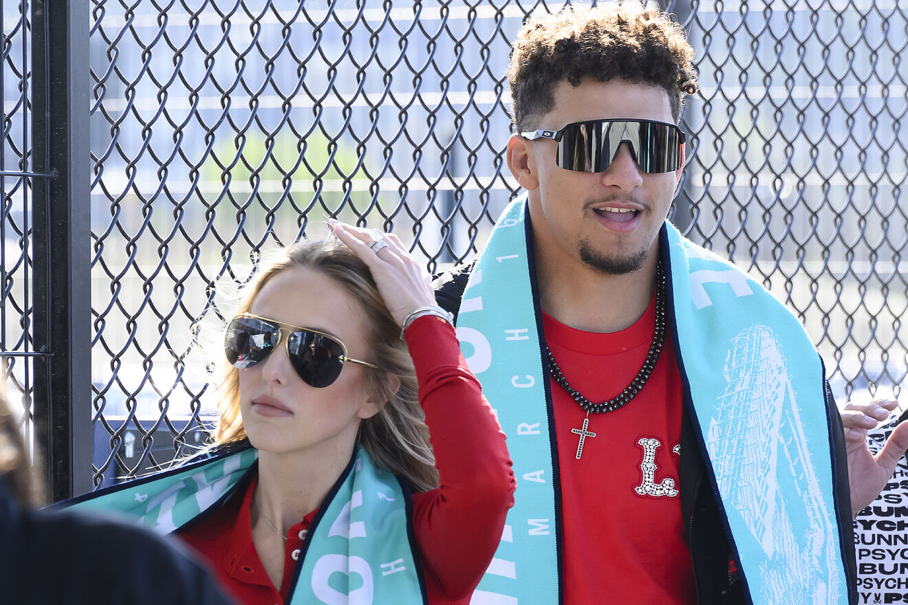 Sterling and Bronze Mahomes create a viral winter moment that their ...