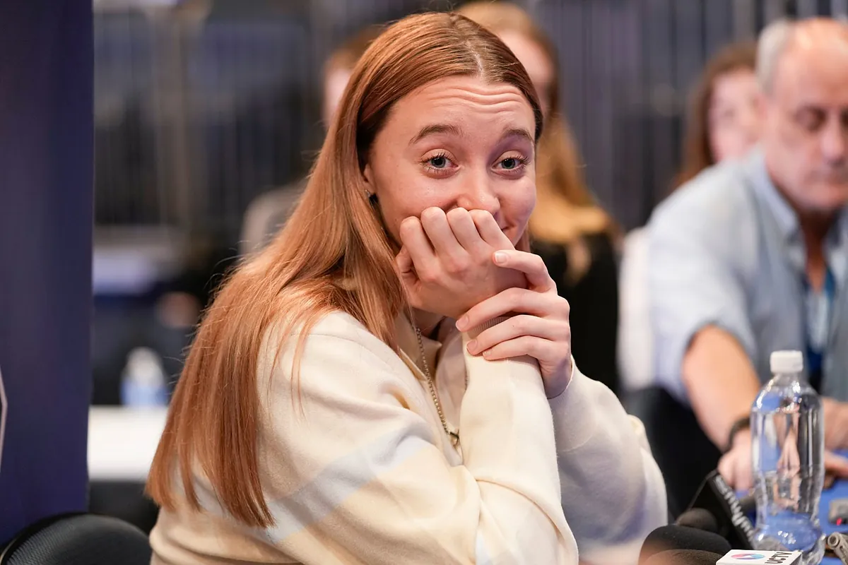 Paige Bueckers' body level dropped when a bold fan asked her to sign a ...