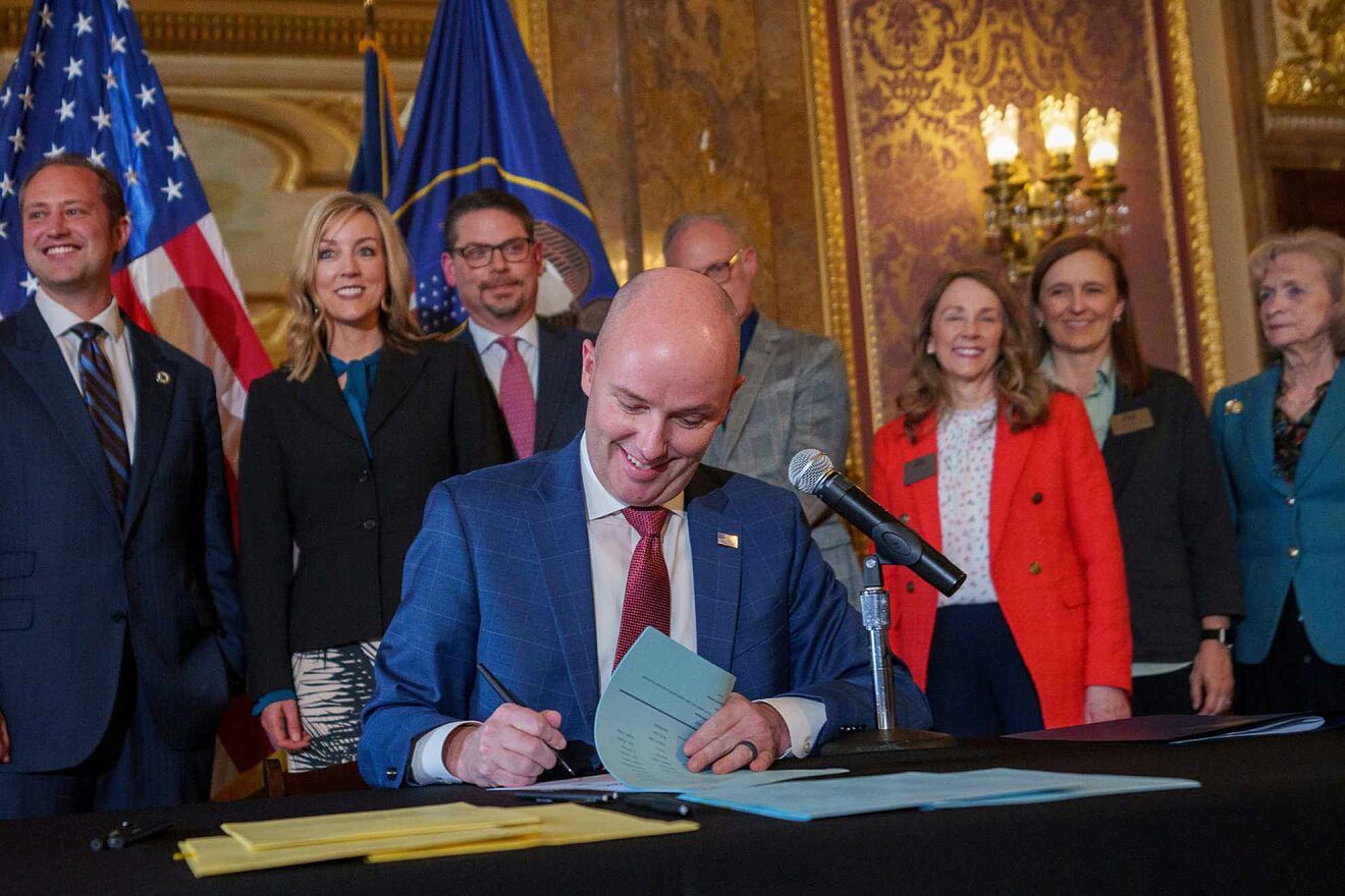 Controversial Utah social media law passed: kids will require approval ...