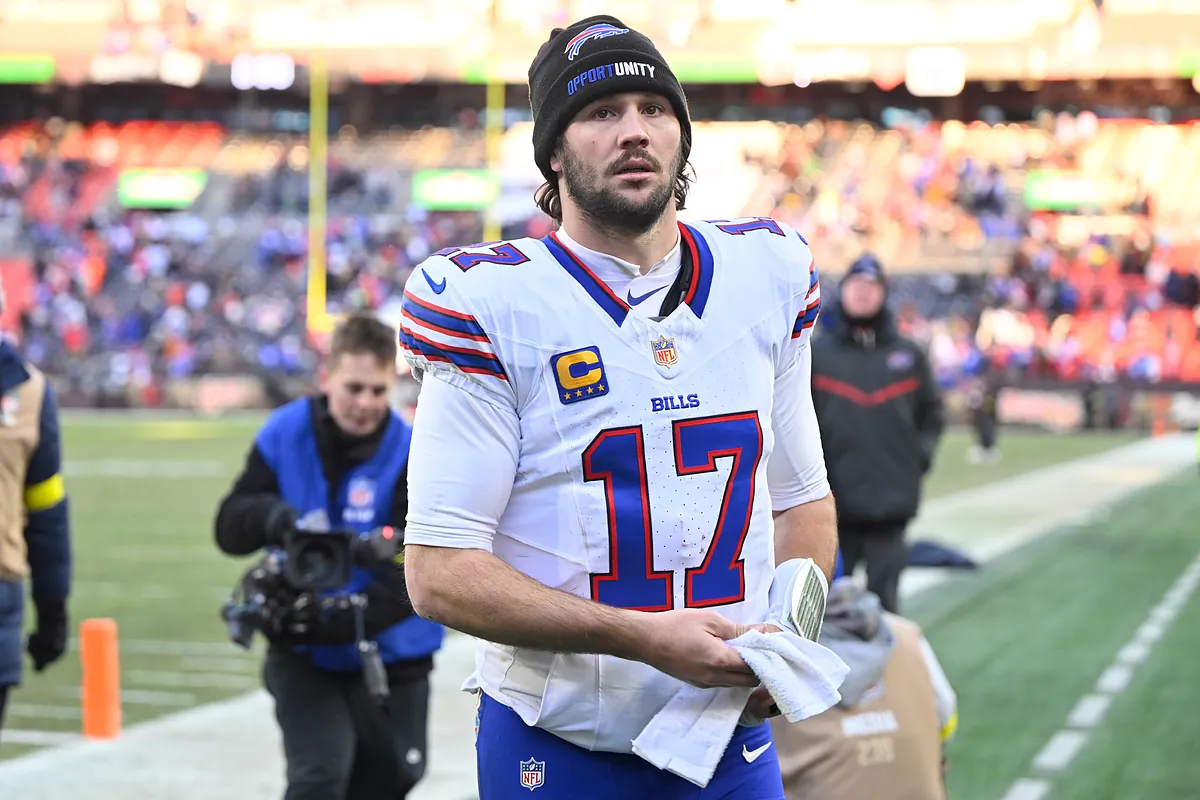 Josh Allen reassures Bills about his injury: "I'm fine and ready to ...