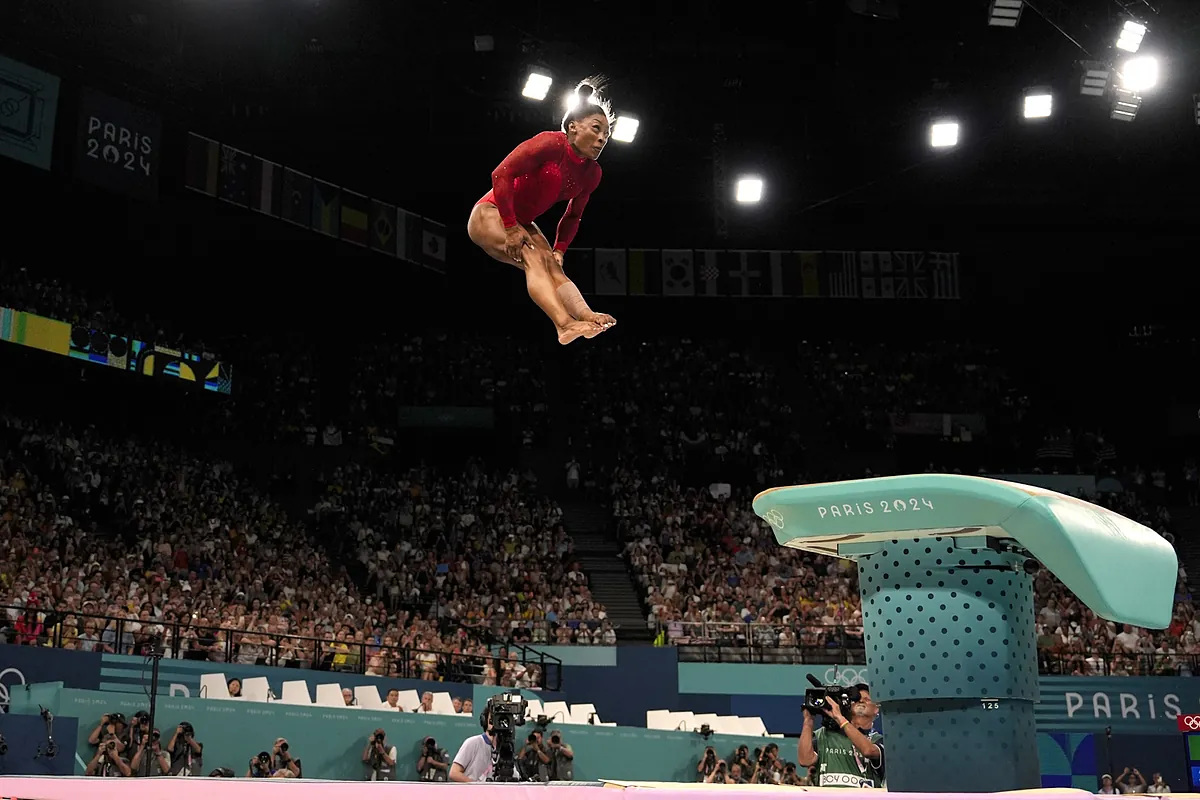 Simone Biles captures her seventh Olympic gold medal by winning women's ...