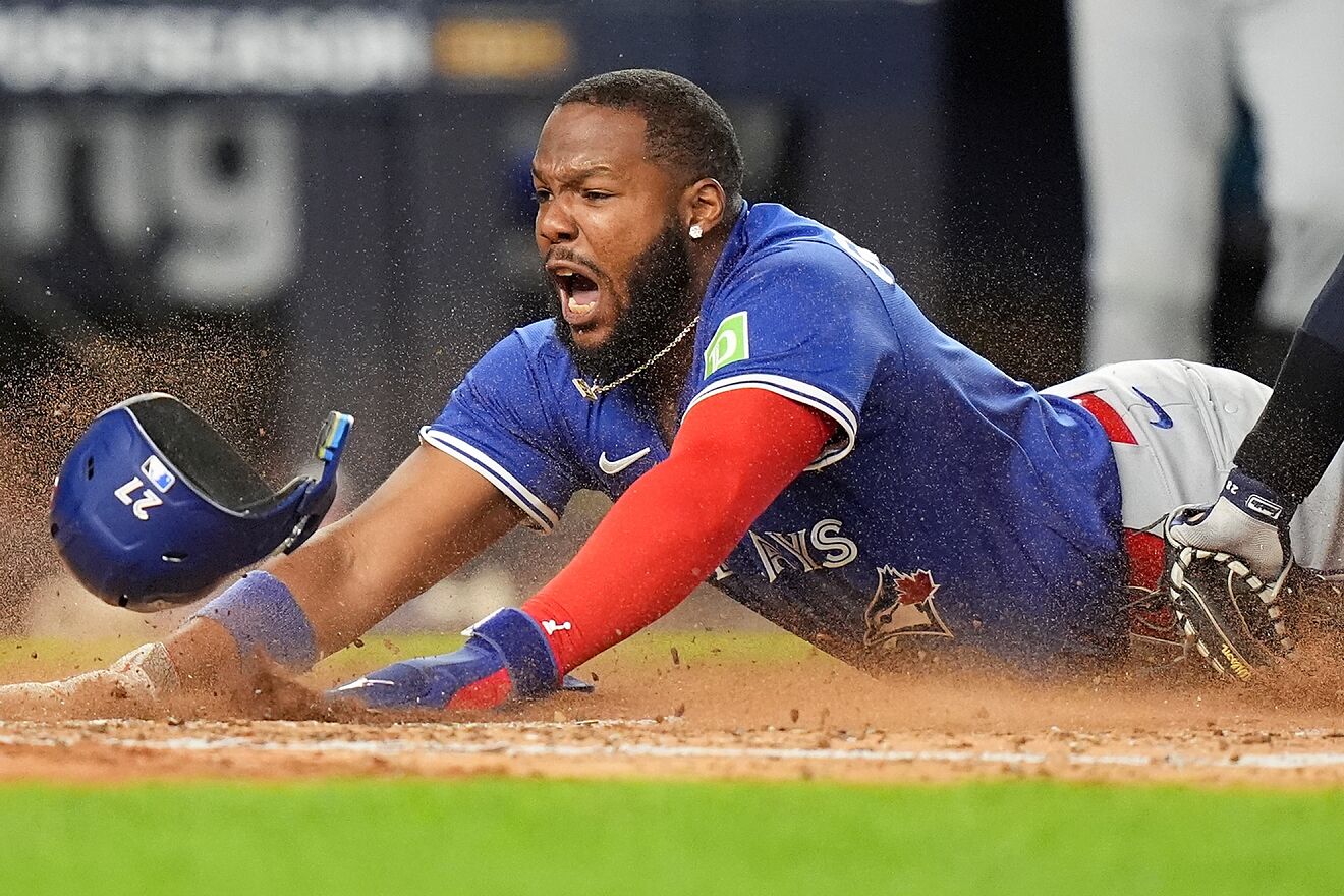 Vladimir Guerrero Jr.'s family hit with bottles during Blue Jays' win ...