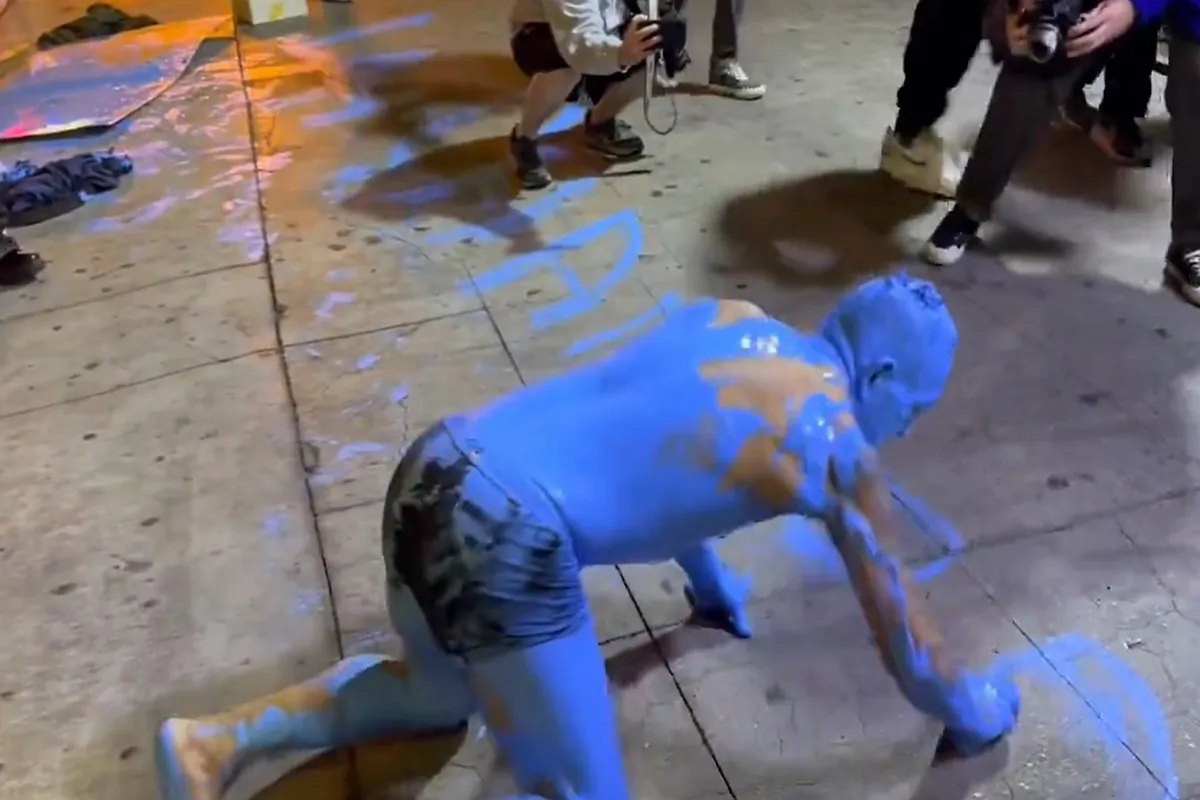 Dodgers fan goes wild in blue paint after World Series win | Marca