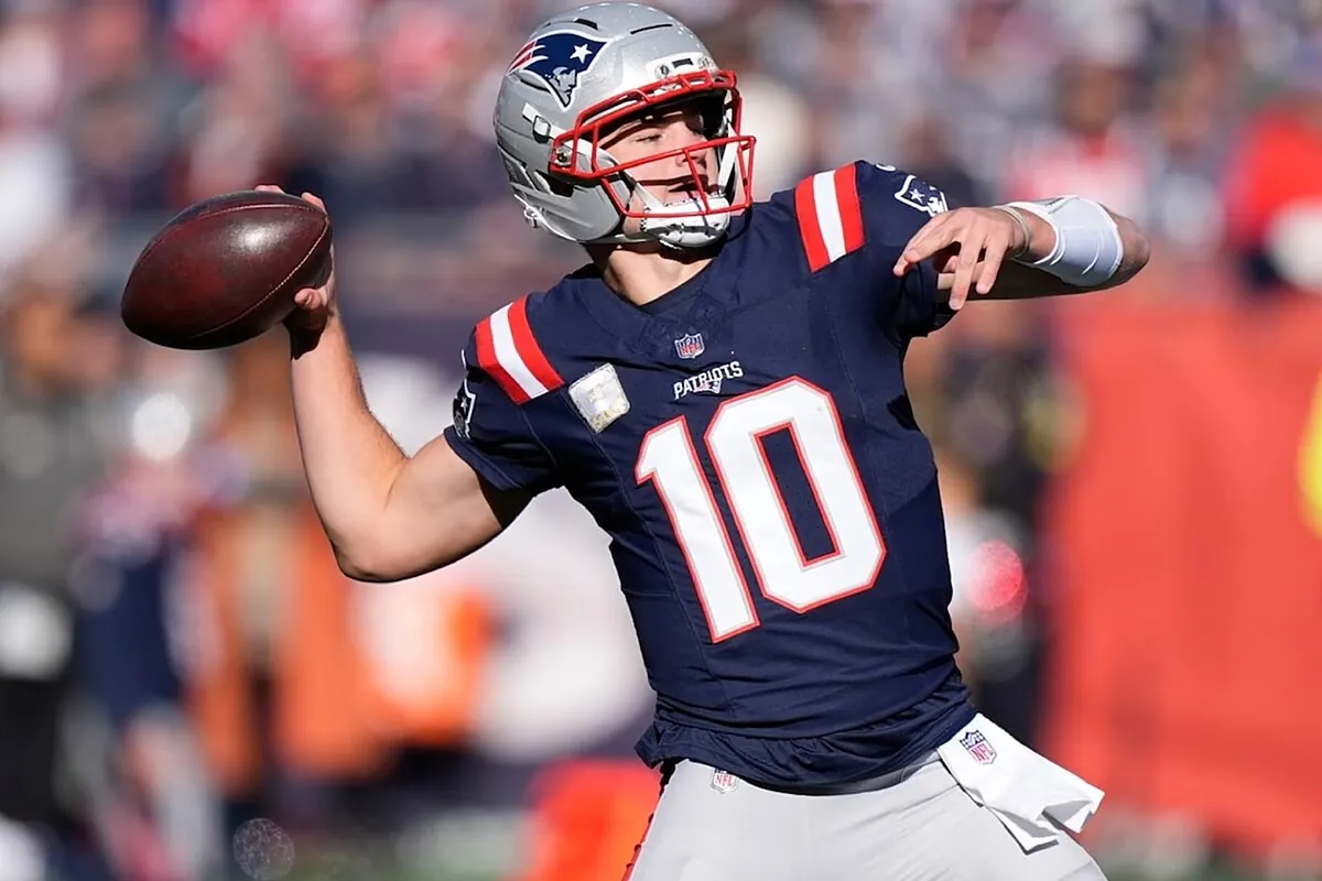 Drake Maye makes history as he becomes the second youngest quarterback ...