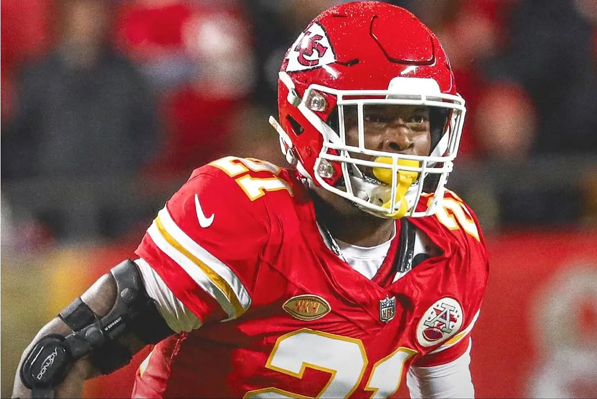 Chiefs reunite with Mike Edwards as Mahomes faces falling apart warning ...