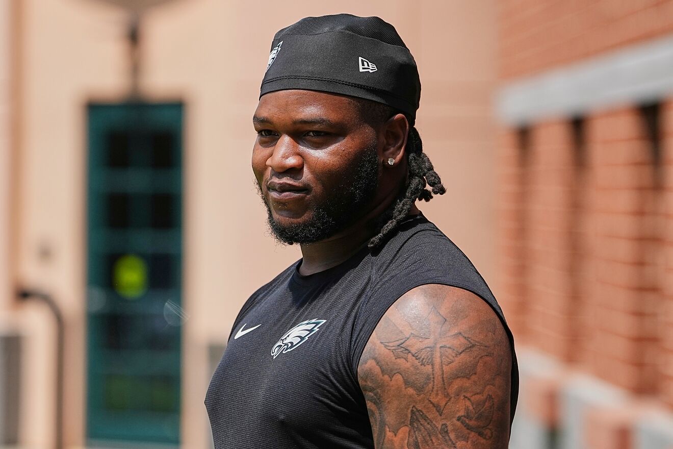 Eagles' Jalen Carter returns to lineup for Week 17 clash against Bills ...