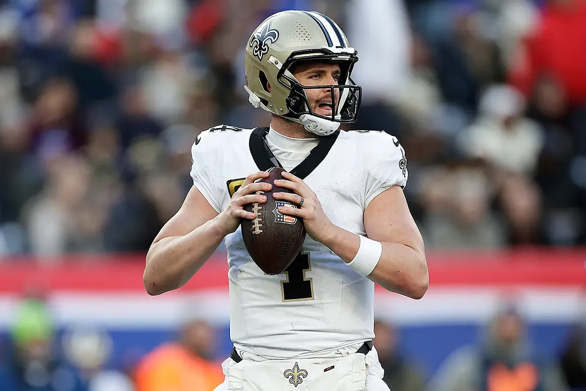 Derek Carr reprimands Ashton Jeanty for calling the Raiders "losers ...