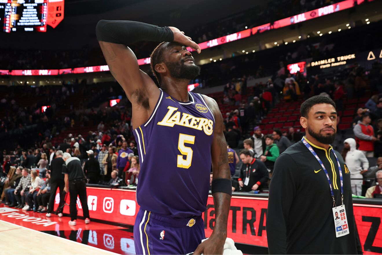 DeAndre Ayton yields to Anthony Davis ahead of their upcoming matchup ...