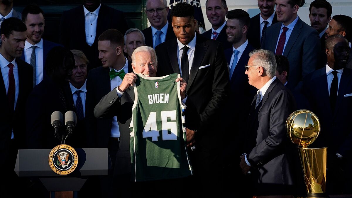 Bucks celebrate the 2021 NBA championship with President Biden | Marca
