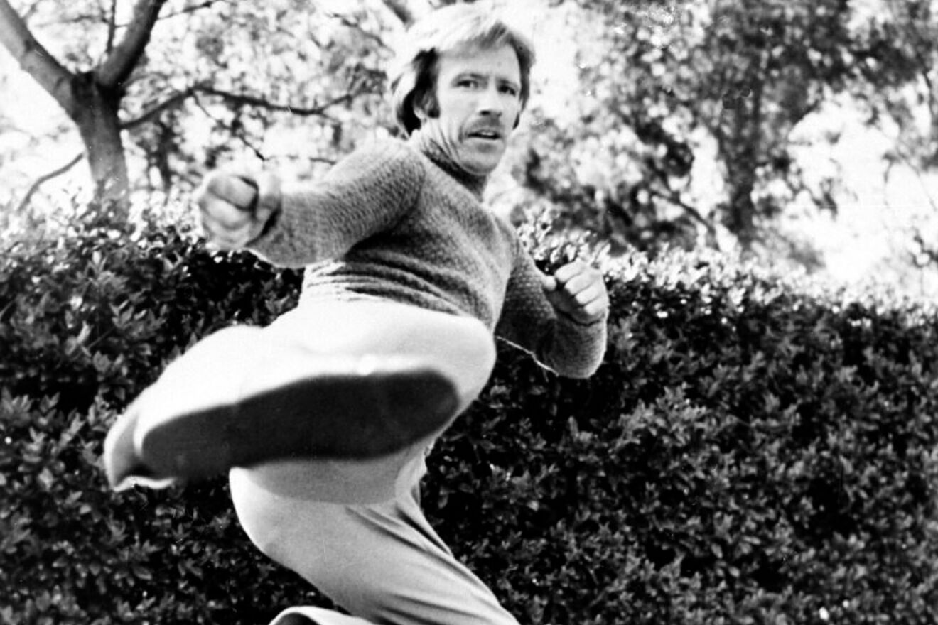 MMA fighters bow to the legend of Chuck Norris | Marca