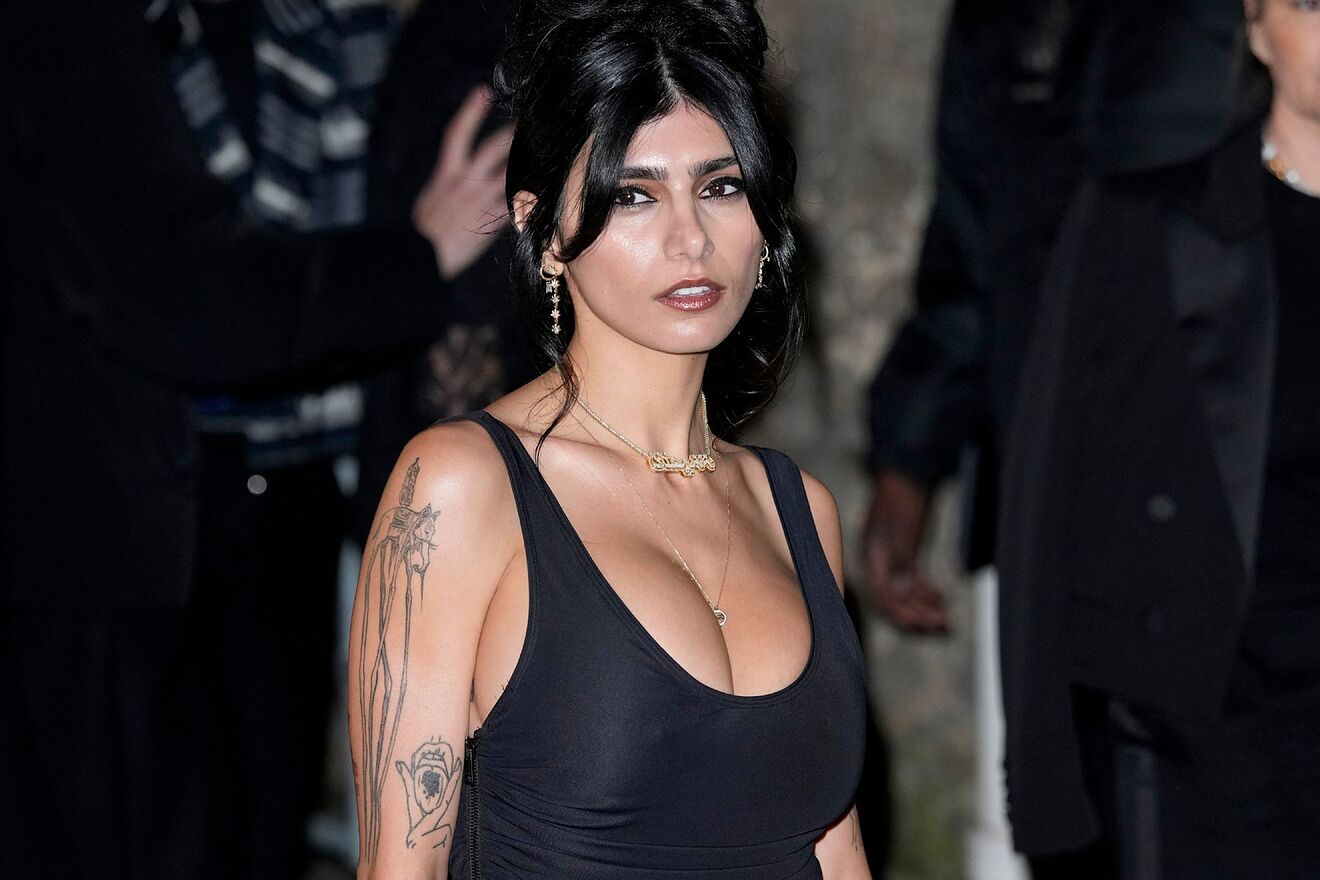 Video of Mia Khalifa letting go and unwinding in public street goes ...