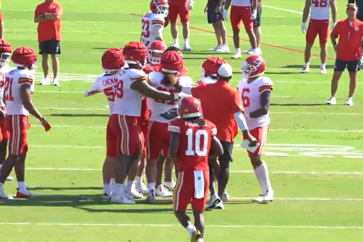 Chiefs rookie Josh Simmons 'throws punch' at teammate in fiery practice ...