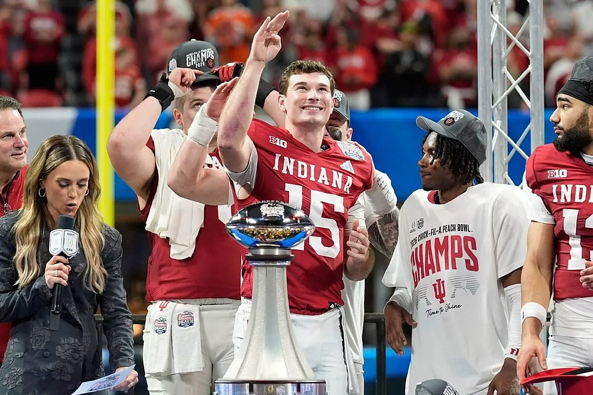 Fernando Mendoza Family: Parents, siblings and more about Indiana QB's ...