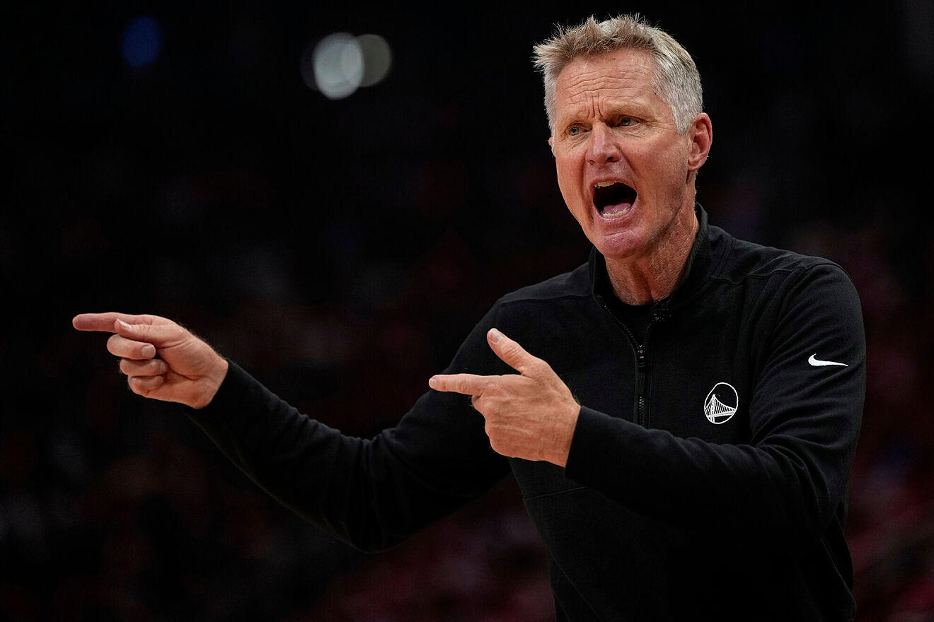 Steve Kerr was left in stitches by Buddy Hield's uniform mishap | Marca