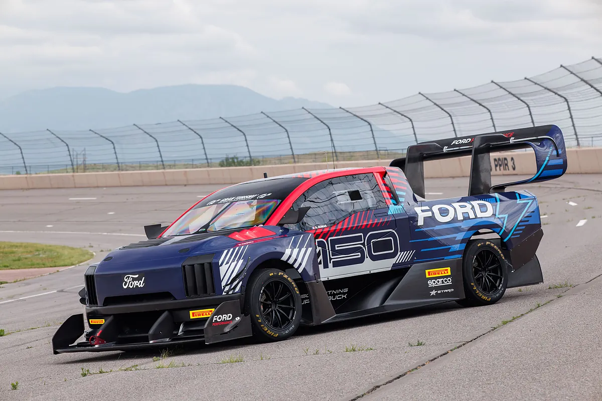 Ford beats Ford: F-150 Lightning SuperTruck beats SuperVan... and ...