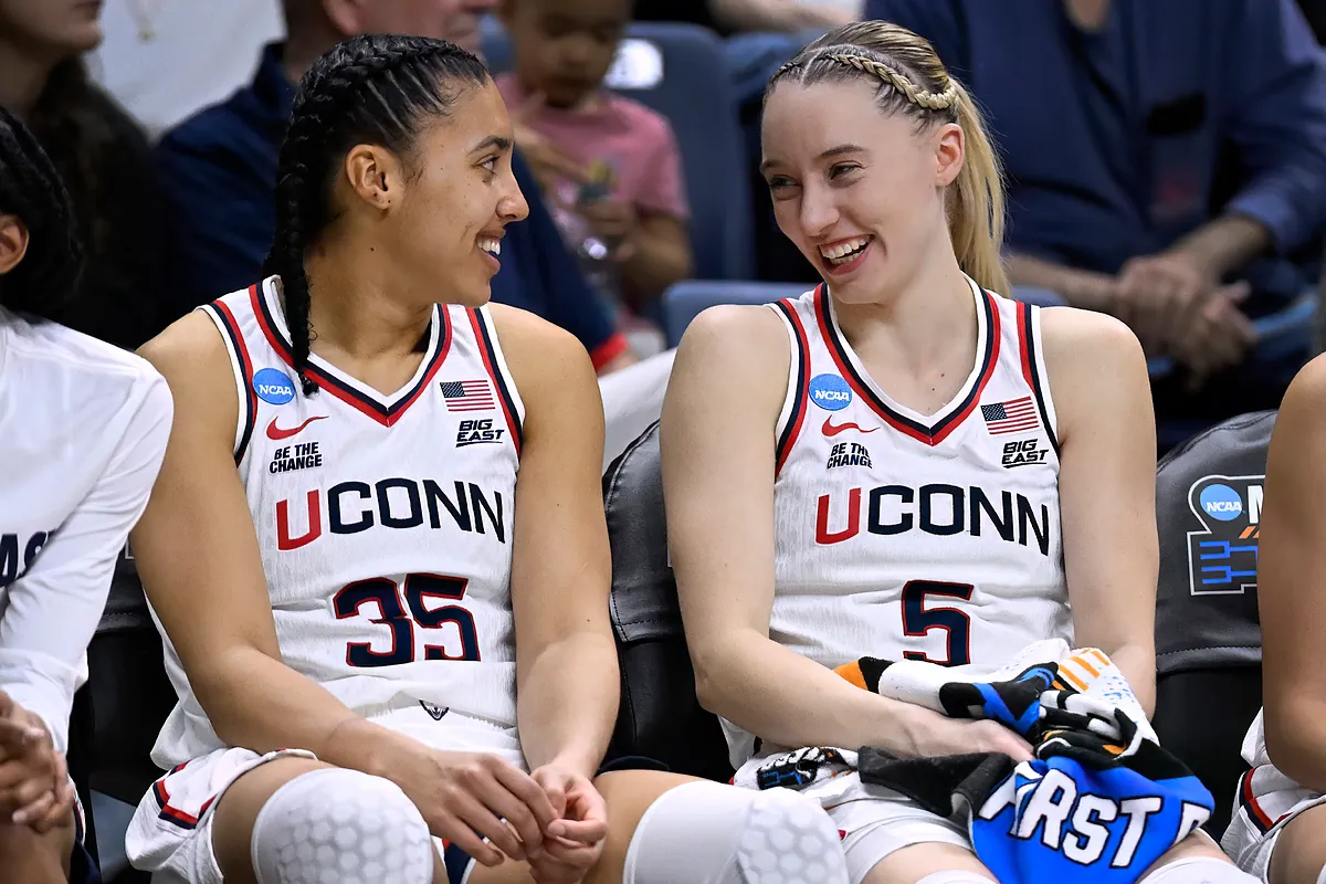 Azzi Fudd and Paige Bueckers share spotlight as the UConn stars take ...