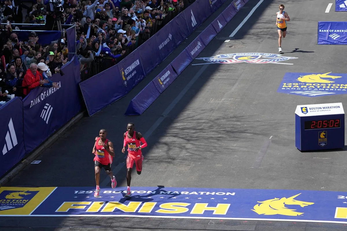 Boston Marathon gives us an special and human moment as a runner was ...